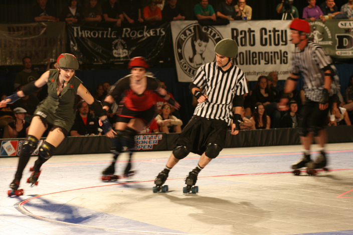 Hot girls on roller skates beating the hell out of each other | Seattle ...