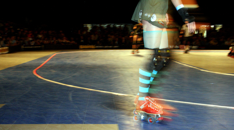 Hot girls on roller skates beating the hell out of each other | Seattle ...