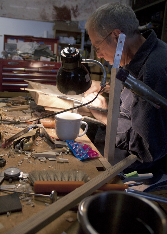 "Violinisto" is Doug Yule's violin-making studio. Watch how he creates ...