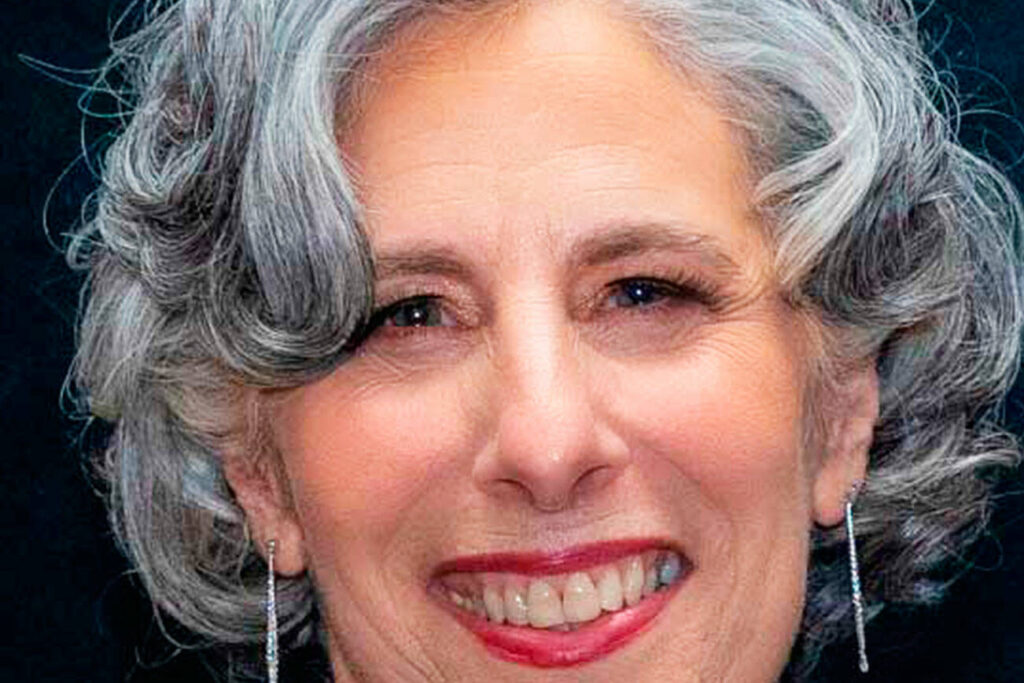 Executive director of the King County Library System announces ...